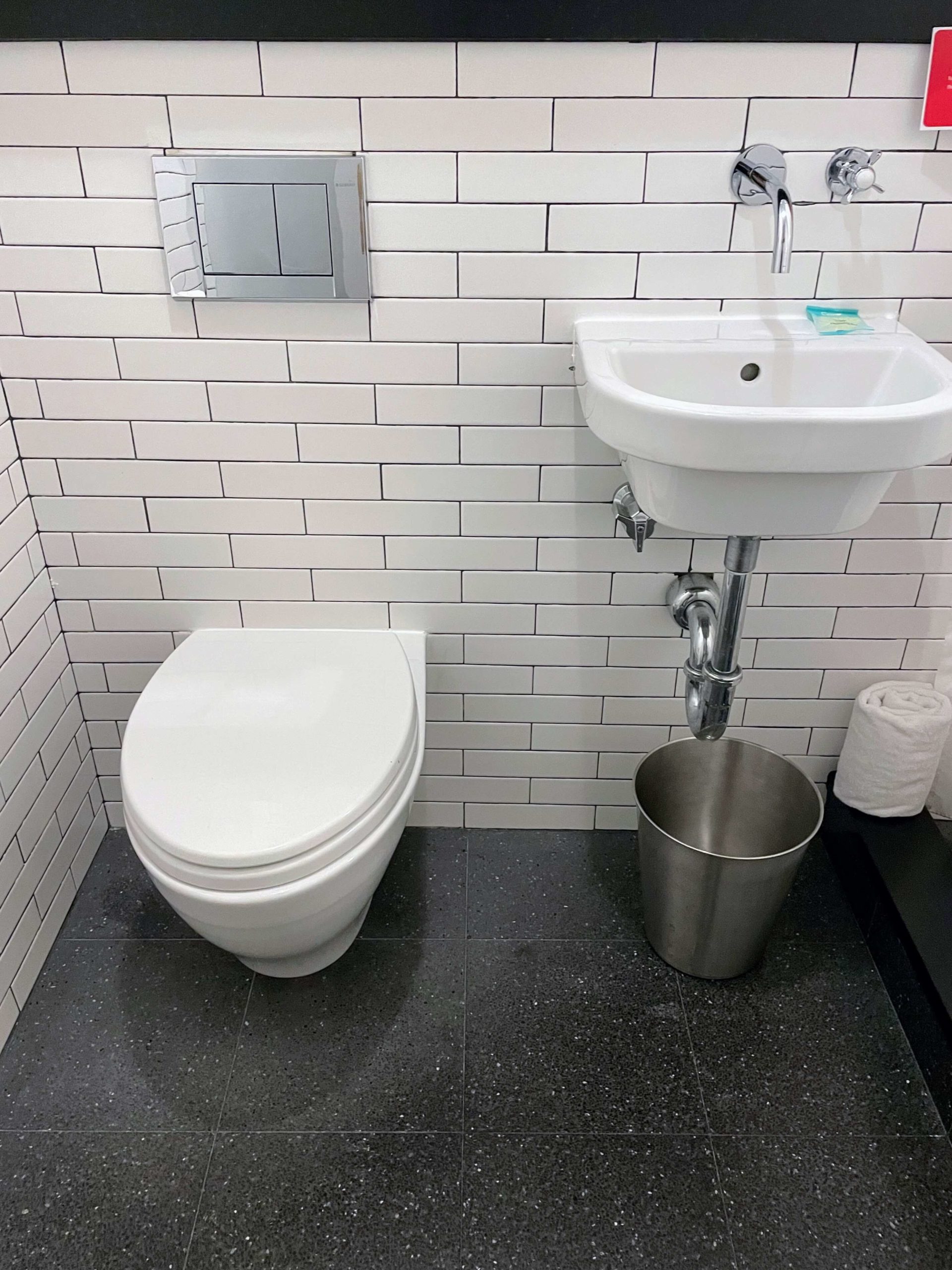 Pod 51 vs Pod 39 in NYC - Erika's Travelventures